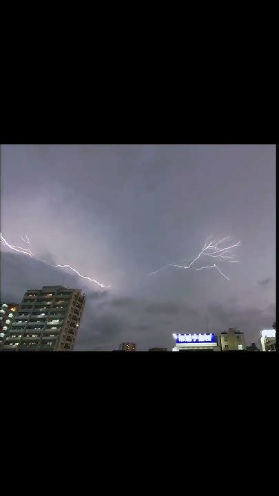 【雷】地上に落ちない雲放電 めっちゃきれい～！ Short気象情報気象情報状況気象状況雷落雷雲放電雲放電雲上雷