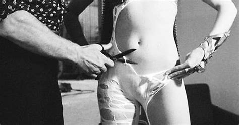 Jane Fonda On The Set Of Barbarella 1968 Imgur