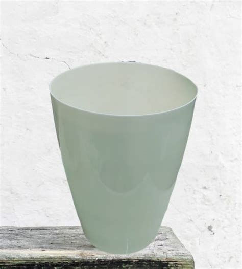 Sleek Planter 16 Badam White