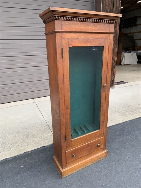 Oak Gun Cabinet Doug Schmitt Antiques