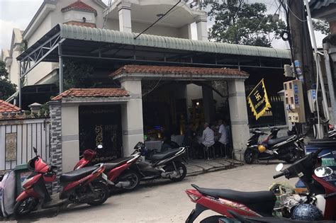 Người đàn ông Chết Miệng đầy Giấy Vệ Sinh Nghi Con Trai Ngáo đá Sát