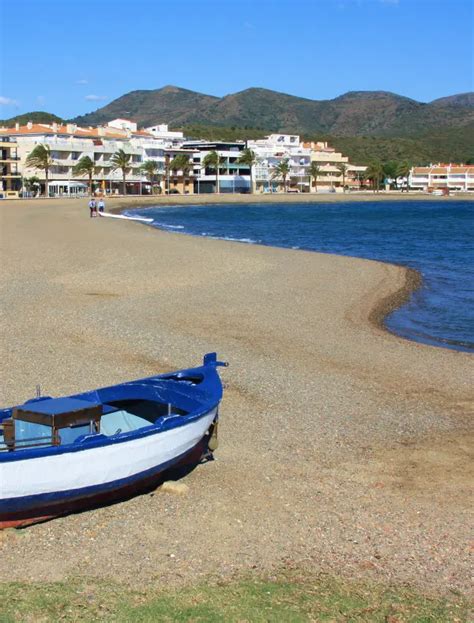 Platja Del Port De Llançà Costa Brava Pirineo De Girona