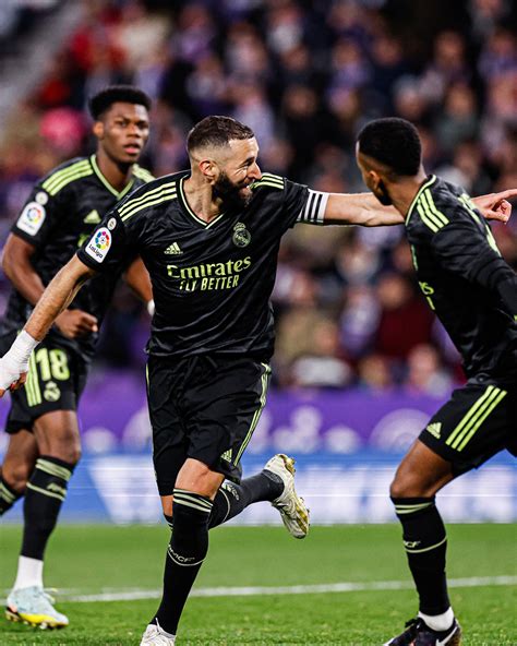 Real Madrid Cf 🇬🇧🇺🇸 On Twitter Ending The Year Benzema Style 🥂