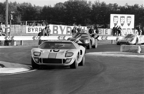Paul Hawkins David Hobbs John Wyer Automotive Engineering Ford Gt40 Leads Paul Vestey Roy