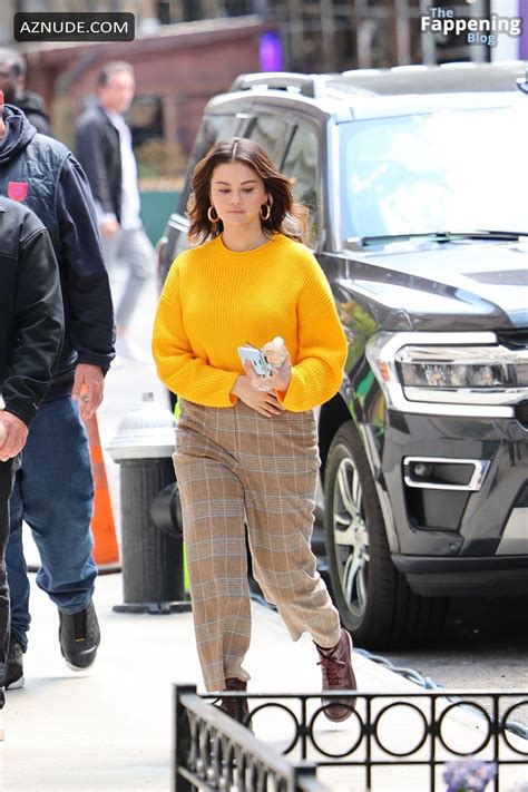Selena Gomez Stuns With Sexy Look On The Set Of Only Murders In The