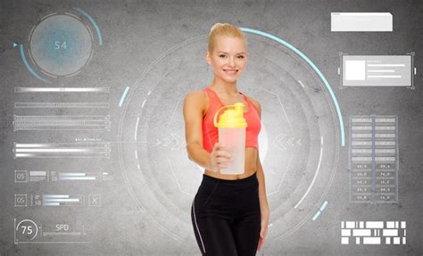 Premium Photo Sport Fitness And Diet Concept Smiling Sporty Woman