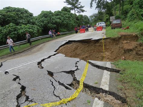 Banjir JKR Kelantan Kesan 10 Runtuhan Tanah Cerun