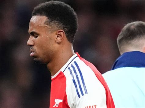 Arsenal Injury Nightmare Gabriel Timber Forced Off Against Liverpool