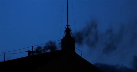 Има ли нов папа Дим се изви от комина на Сикстинската капела СНИМКИ Bgonair