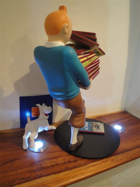 Tintin Et Milou Pile De Livres Hergé Figurine En Résine Collection
