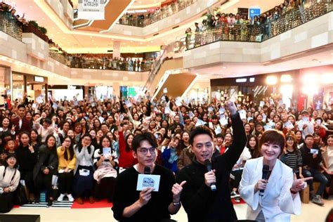 作家刘同携新作 来厦举办跨年签售会