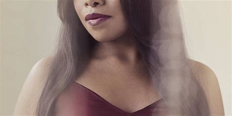 Yalitza Aparicio actriz mexicana ahora es el nuevo ángel de Victoria