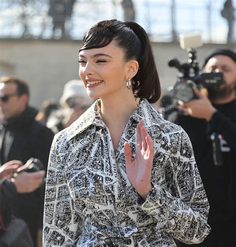 Deva Cassel Frangia Laterale Alla Sfilata Dior Fw 202324 Amica