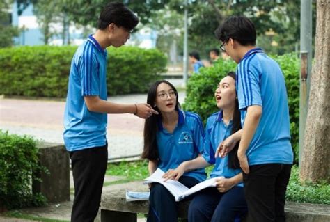 Đồng Phục Đại Học Bách Khoa Tphcm Tỏa Sáng Vẻ đẹp Tri Thức