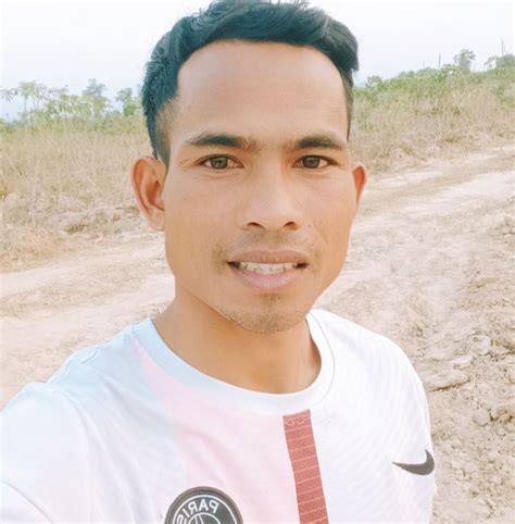 ផ្កាខ្លូតគឺជាផ្កា ដែលមានឆ្លាក់នៅលើរូបអប្សរា 🙏🙏 ️ កំប្លែង សំណើច មកទៀតហើយ មើគេធើ Reel Reels