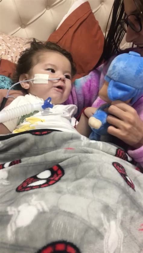 La Reacción De Derek Cuando Vio Por Primera Vez Sus Personajes Favoritos En Vivo Y En Directo 💙
