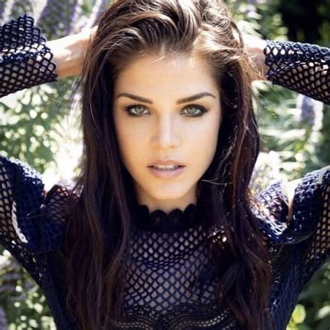 Marie Avgeropoulos Wallpaper