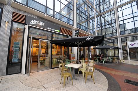 Un Mc Donalds Sans Hamburger Ouvre à La Défense Defense 92 Fr