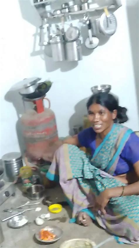 बघा सुमित्रा काय बनवत आहे स्वयंपाक Uttamsumitravlogs Shortsfeed