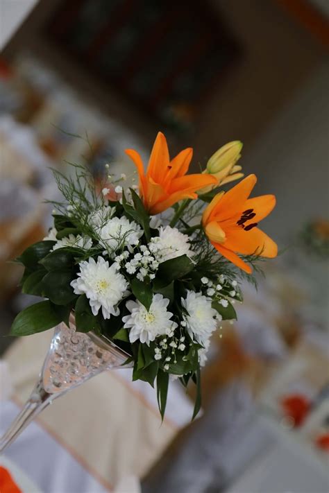 무료 사진 크리스탈 꽃병 릴리 부케 꽃잎 배열 꽃 꽃 공장 웨딩