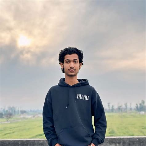 Lucky Karnal0001🦅 ️‍🩹 Lucky Kashyap0001 On Threads