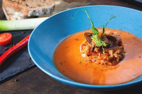 Bouillabaisse De Sopa De Peixe Francesa Com Frutos Do Mar Filé De