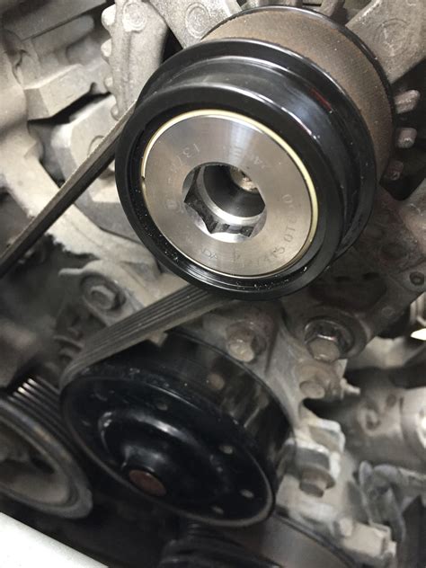 Замена обгонной муфты генератора — Toyota Corolla (140/150), 1,6 л ...