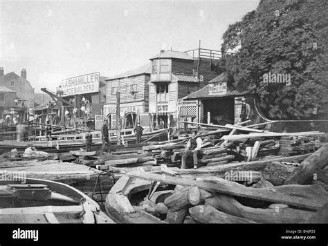 Bargebuilders Bishops Walk Lambeth London C1860 Artiste William