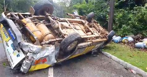 Carro Do Gás Tomba E Deixa Dois Feridos Em Cachoeiras De Macacu