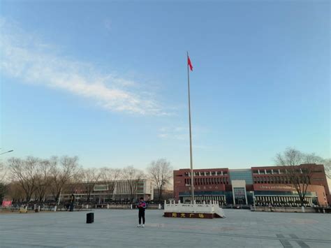 工业工程学院举行“雷锋精神永传承，担当奉献我践行”主题升国旗仪式 工业工程学院