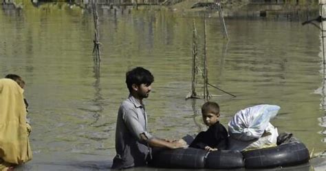 पाकिस्तान में भी मौत का तांडव भारी बारिश और बाढ़ के चलते 86 लोगों की
