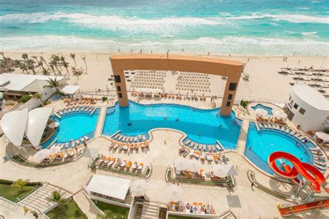 Beach Palace Cancun Logo