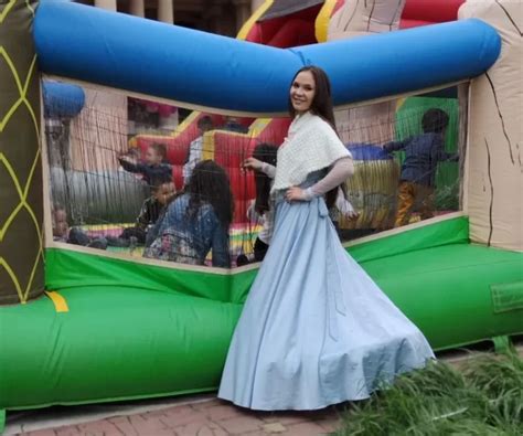 Dvorac Na Naduvavanje Neca Animator