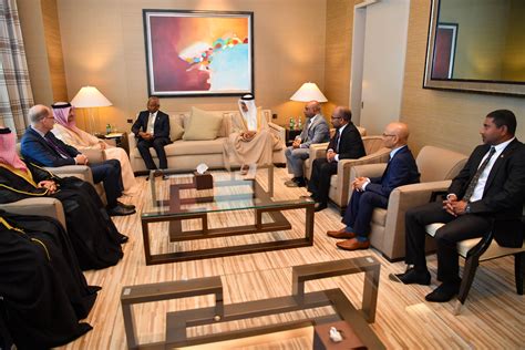 The President Meets The Senior Management Of Batelco The Presidents