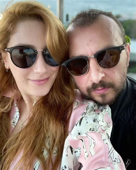 مشاهير تركيا On Instagram سيلفي هازال كايا و علي اتاي ️ Hazalkaya
