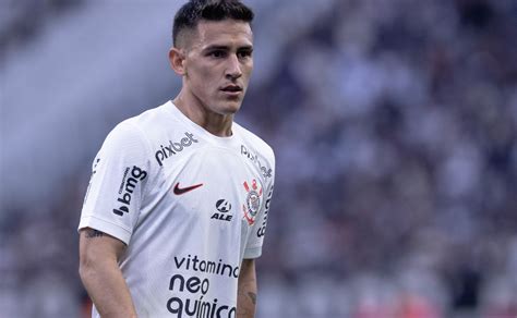 Matías Rojas pode desempenhar novas funções no Corinthians