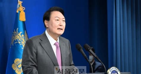 尹 이준석 논란 즉답 피한채 정치적 발언 논평 한적 없어