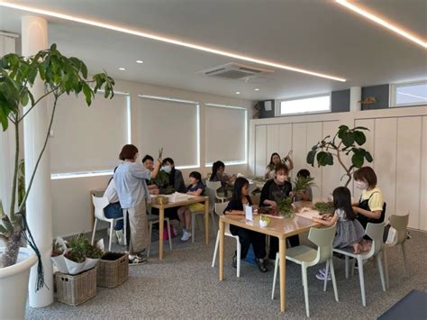 スワッグ作り💐｜家スタジオのこぼれ話｜株式会社 北島建設｜徳島で重量鉄骨の家を建てるなら北島建設の『家studio』へ