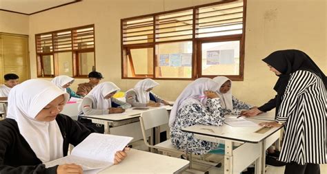 Peningkatan Kemampuan Menulis Teks Prosedur Dengan Model Pembelajaran