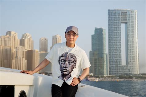 【有片】張信哲吐杜拜開唱地基流失慘狀 西寧開唱謝薛之謙建議 蕃新聞