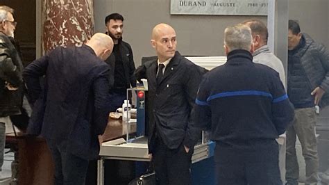 Affaire Du Petit Bar Tous Les Chemins Mènent Ils Au Blanchiment