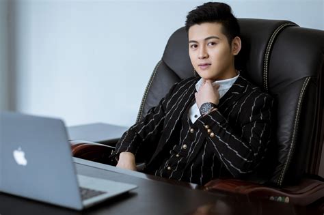 Aiden老师护肤课堂：一白遮百丑，夏天必看防晒小妙招！痘痘
