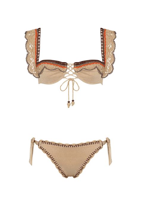 Hot Sexy Shura Bikini Pics