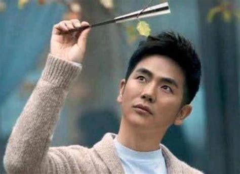 表面是演员，实际是大学老师的5位明星，他们的学生占半个娱乐圈