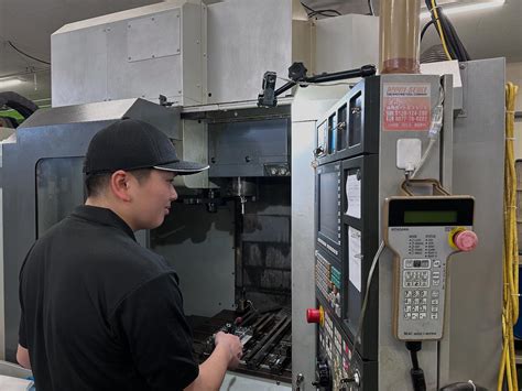 株式会社入曽精密 こんにちは！入曽精密です。 5月27日 人事院の研修生の皆さんが弊社に訪問されました！ 社長からの熱いメッセージを皆さん