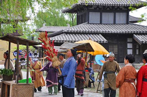 2021年涿州影视城智能导览功能全方位展示市井宫殿三国街景 小泥人