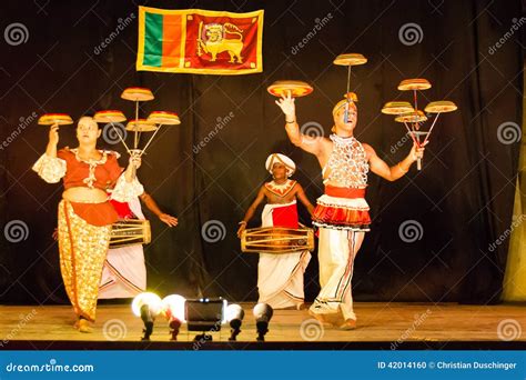 Sri Lankan Dancers In Traditional Clothes Sri Lanka Editorial Image Cartoondealer Com