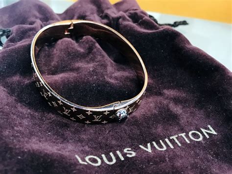 【louis Vuitton M00254 カフ・ナノグラム ブレスレット バングル ピンクゴールド】を熊本市のお客様より買取させて頂きました