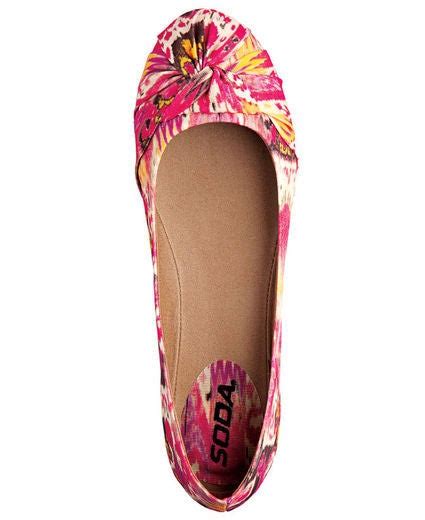 Lust List Fly Flats Essence Essence