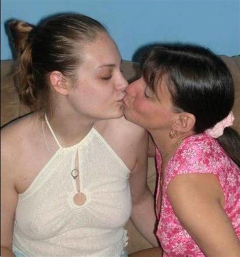 Charlottes Friends Mylesbianneighbor
